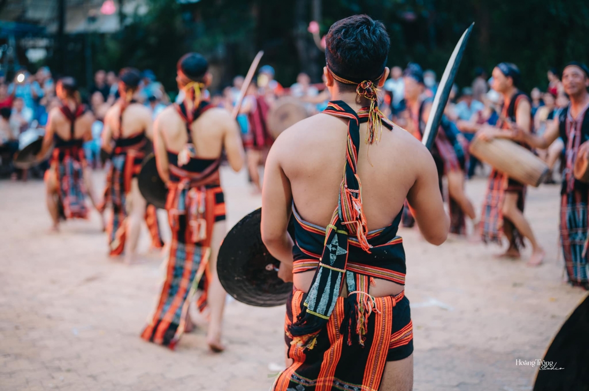 TÂN TUNG DA DẶ- VŨ ĐIỆU CƠ TU | VOV4.VOV.VN