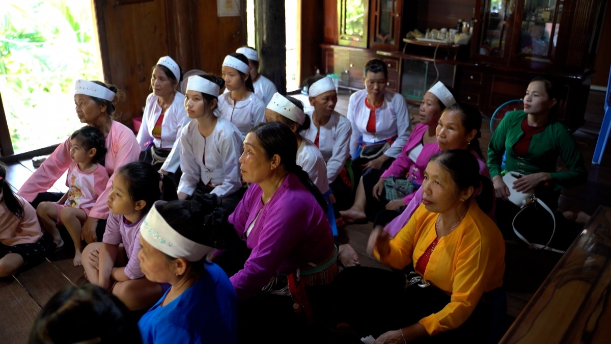 ĐHA NUÔR DA DING CA COONG ĐÀ NẴNG T'HƯỚC CHÔ OOY ĐẠI HỘI XIV ÂNG ĐẢNG ...