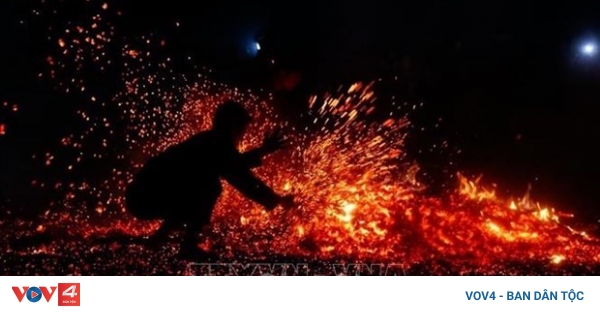 Lễ nhảy lửa của người Pà Thẻn được công nhận là di sản văn hóa phi vật ...