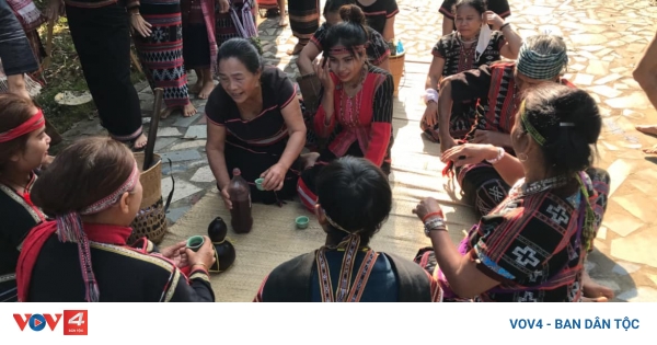 Vòng đồng - Lễ vật tình yêu của người Xơ Đăng | VOV4.VOV.VN