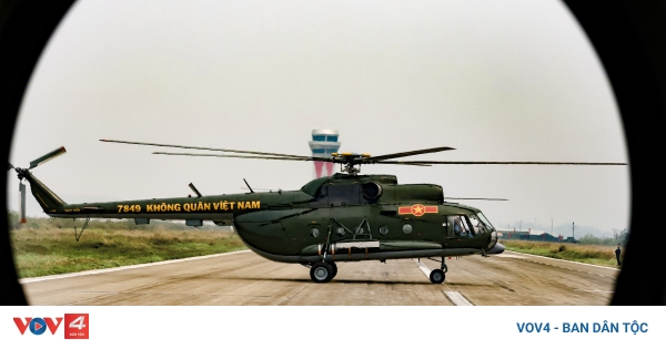 Bay hợp luyện đội hình đầu tiên tại sân bay Điện Biên Phủ | VOV4.VOV.VN