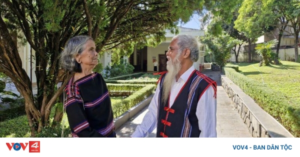 Người uy tín giúp xây dựng hệ thống chính trị cơ sở trong sạch, vững ...