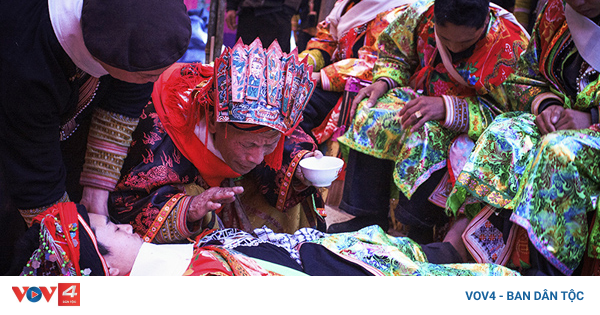 Uy quyền thầy cúng người Dao | VOV4.VOV.VN