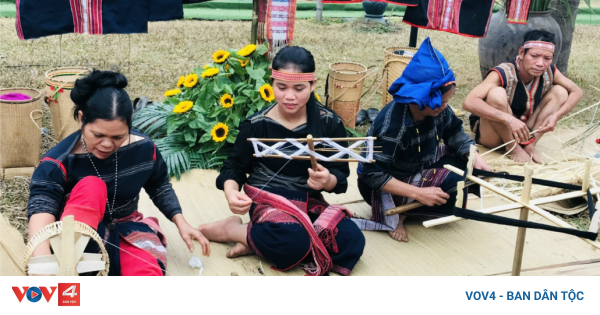 Nghi thức cúng vợt sợi bông của người Ba na | VOV4.VOV.VN